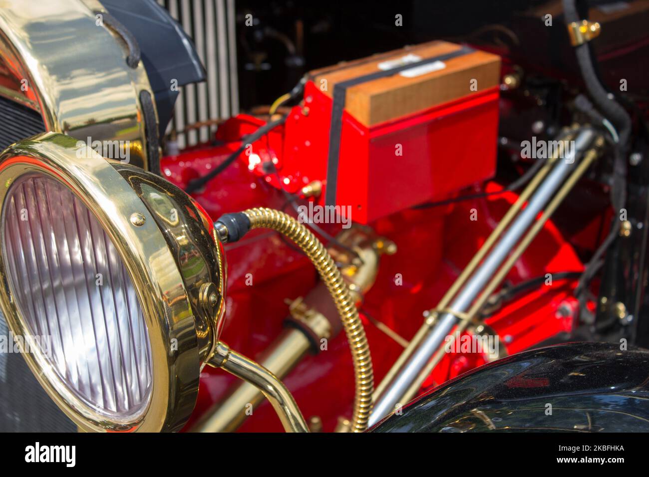 Round retro car headlights hi-res stock photography and images - Alamy
