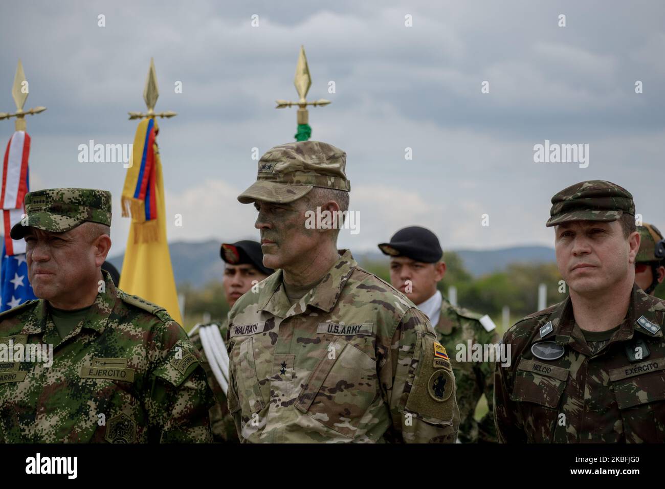 On the left the General of the National Army of Colombia Zapateiro, in ...