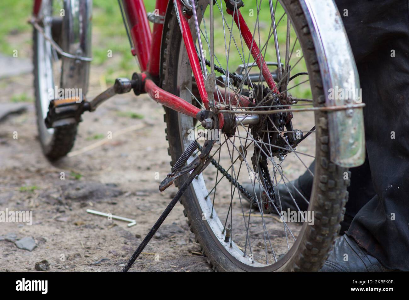 Group fitness riding exercise bikes hi-res stock photography and images ...