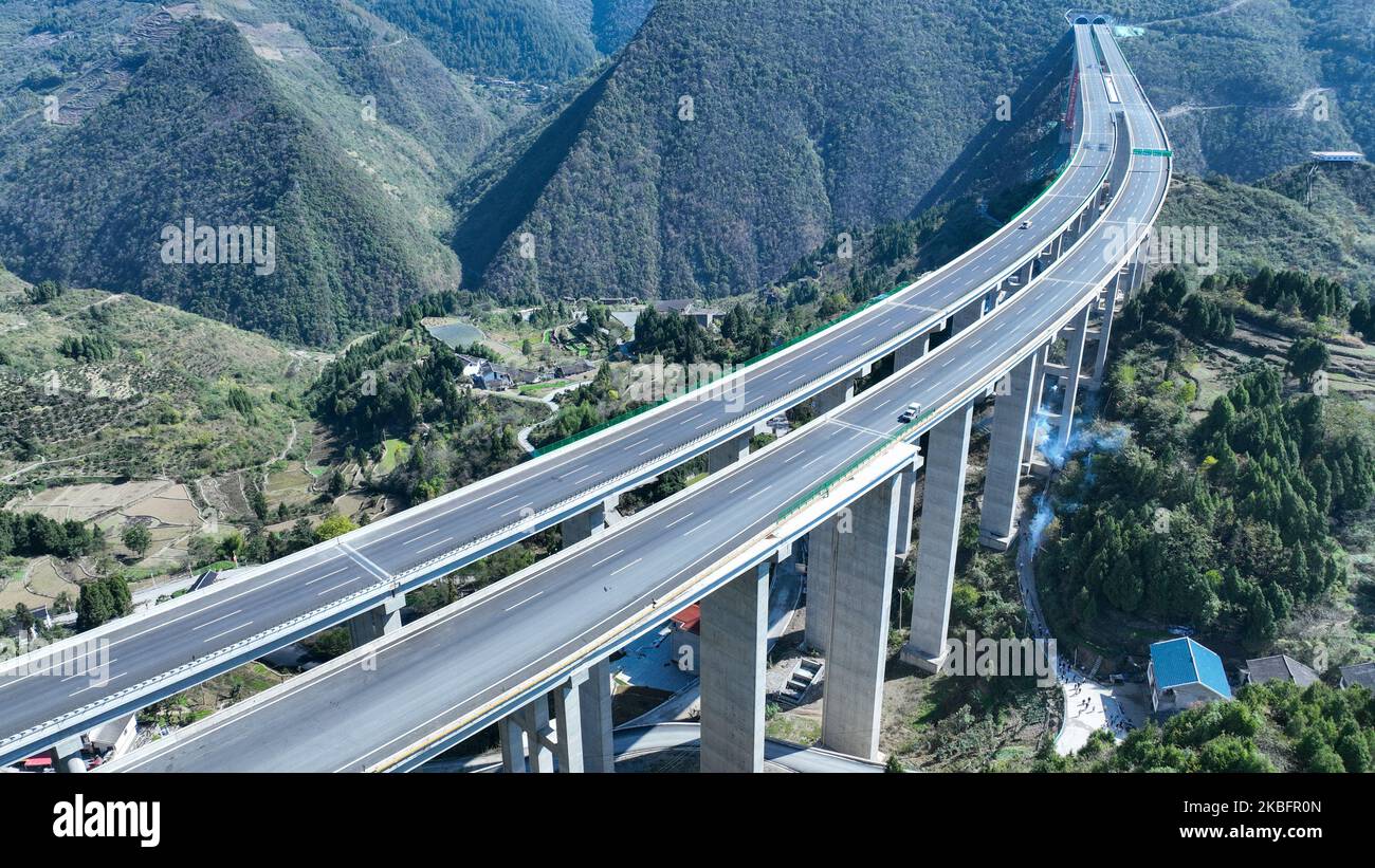 Aerial photos show the construction of the Dafaqu Grand Bridge has been ...