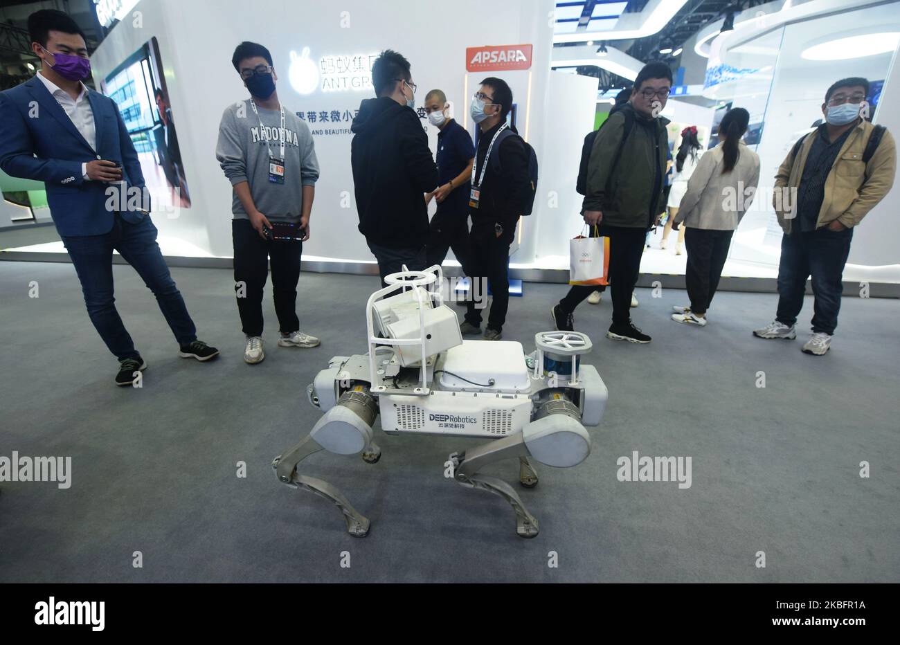 The 5G intelligent inspection robot dog draws visitors' attention in ...