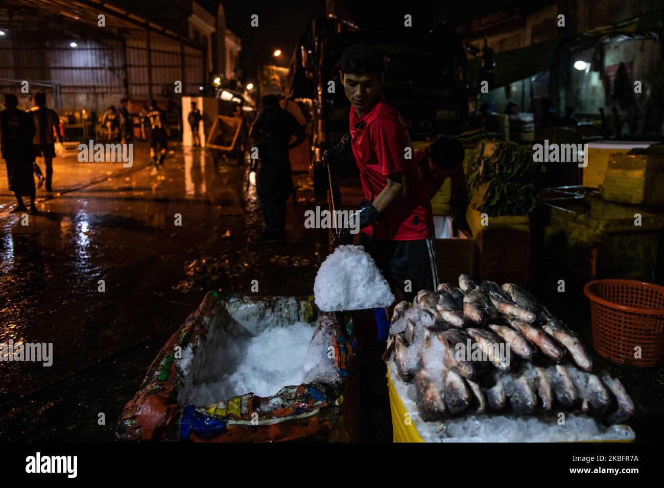 Sholves hi-res stock photography and images - Alamy