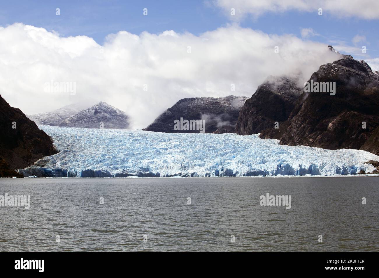 Glacier San Rafael and floating icebergs on Laguna San Rafael in ...