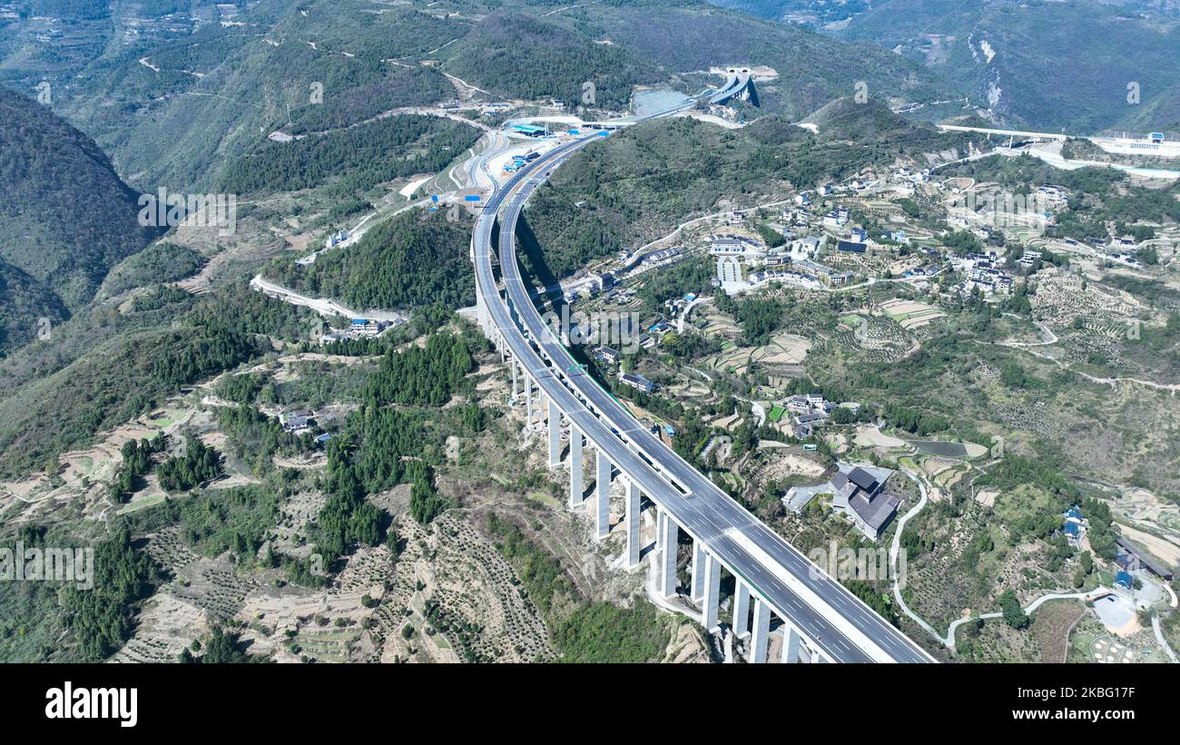Aerial photos show the construction of the Dafaqu Grand Bridge has been ...
