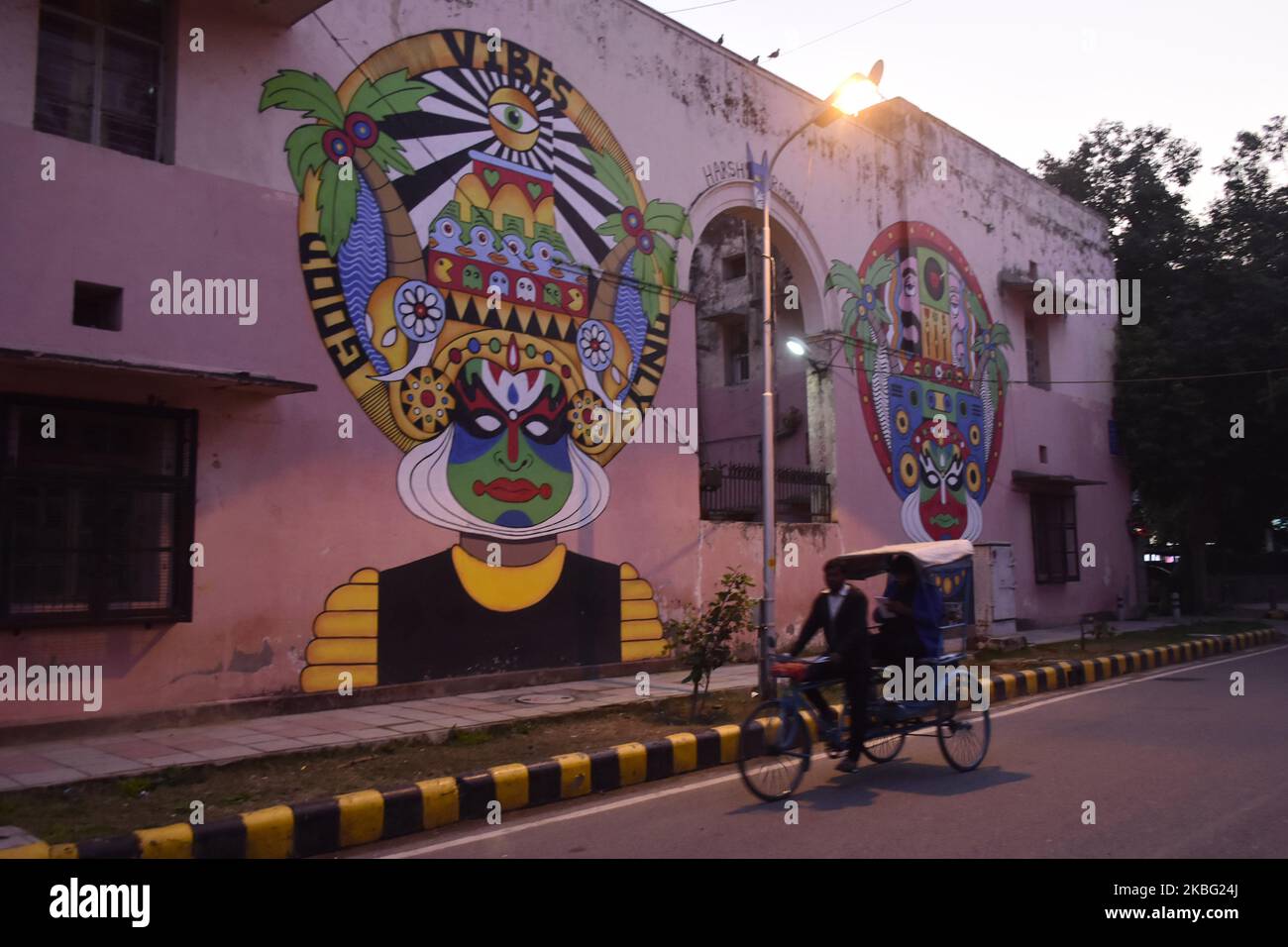 Indian cycle rickshaw rides hi-res stock photography and images - Alamy