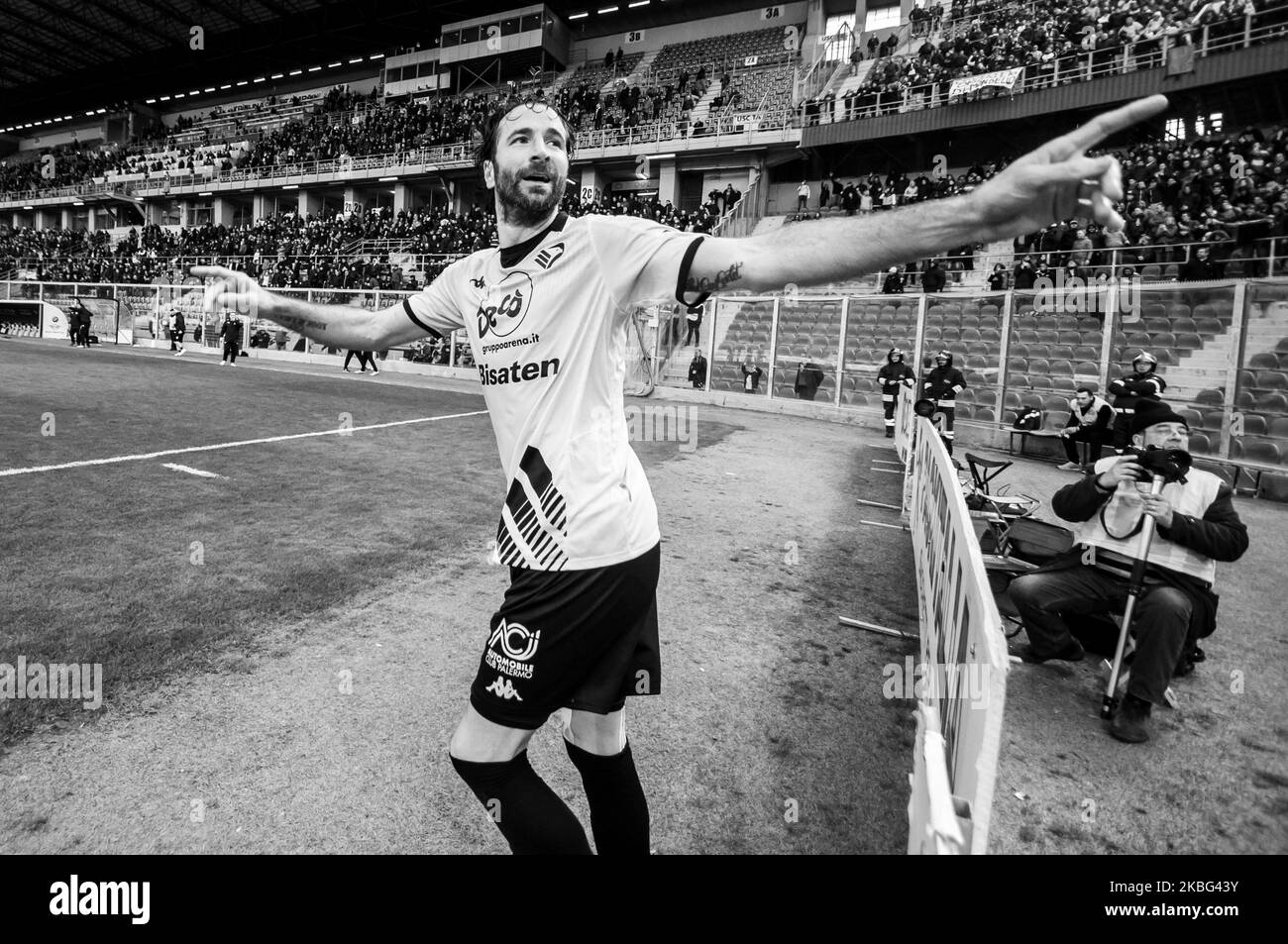 (EDITOR'S NOTE: This image has been converted to black and white ...