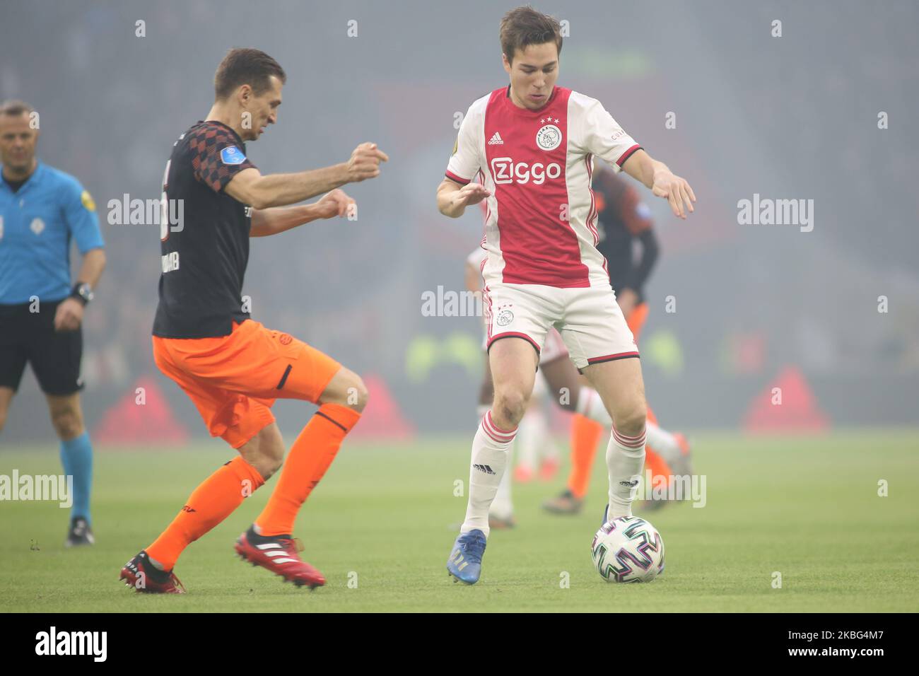 Carel Eiting (Ajax) controls the ball during the 2019/20 Eredivisie ...