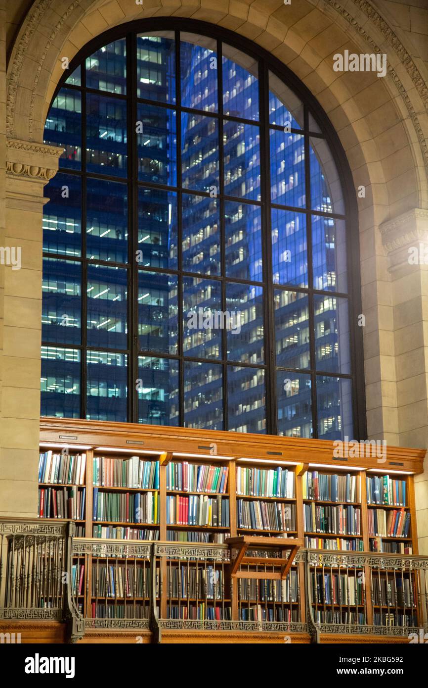 Inside the Rose Main Reading Room, the main reading room with side ...