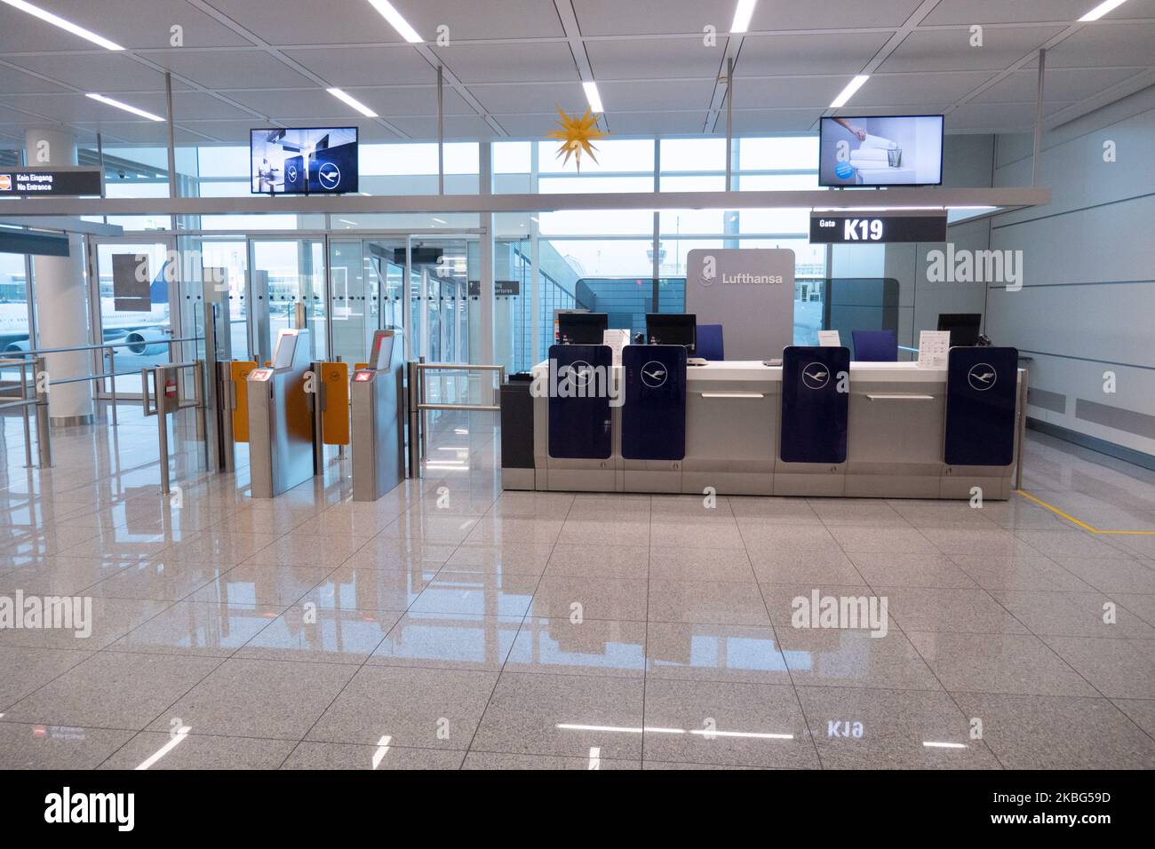Interior of the Terminal 2 and K gates area of Munich Airport ...