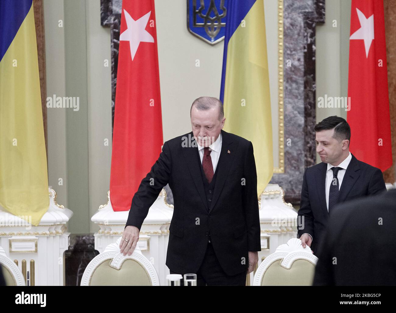 Turkish President Recep Tayyip Erdogan (L) and Ukrainian President ...