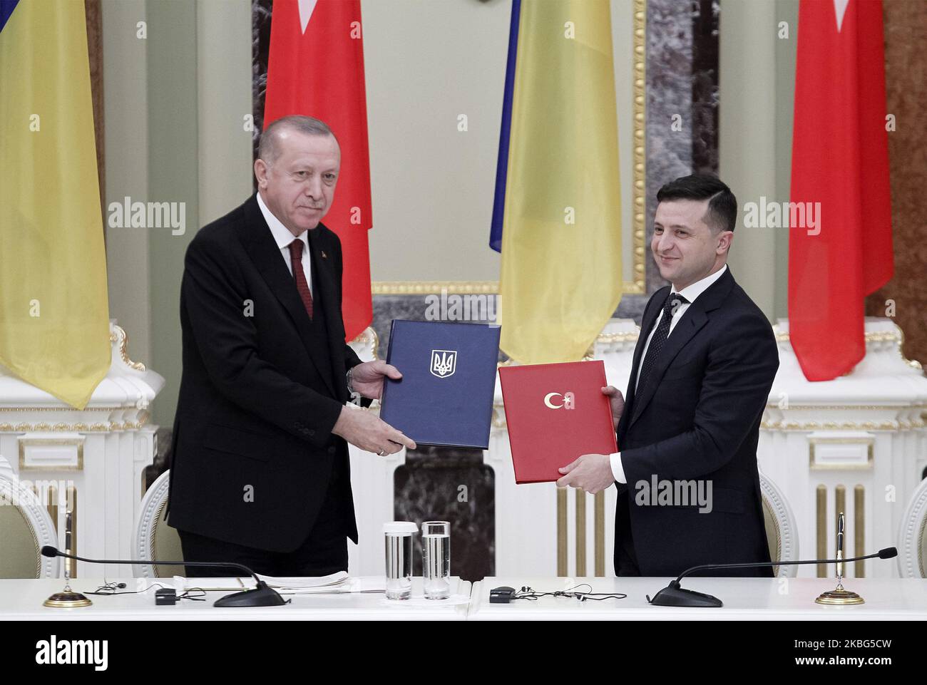 Signing ceremony of ukrainian hi-res stock photography and images - Alamy