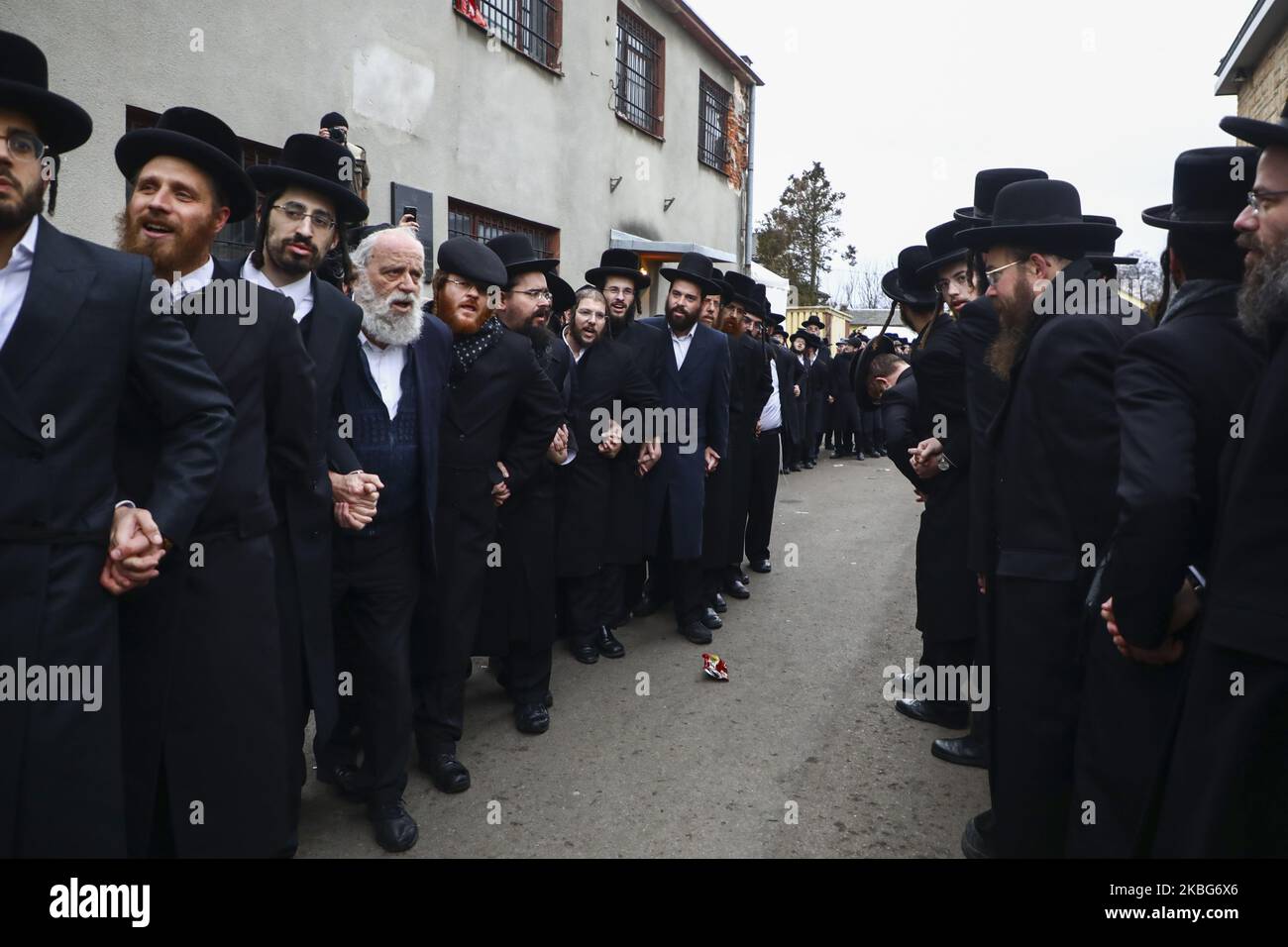 Jewish hasidic dance hi-res stock photography and images - Alamy