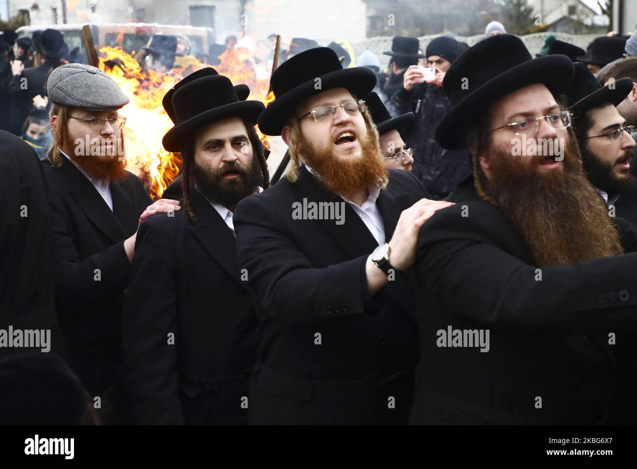 Jewish hasidic dance hi-res stock photography and images - Alamy