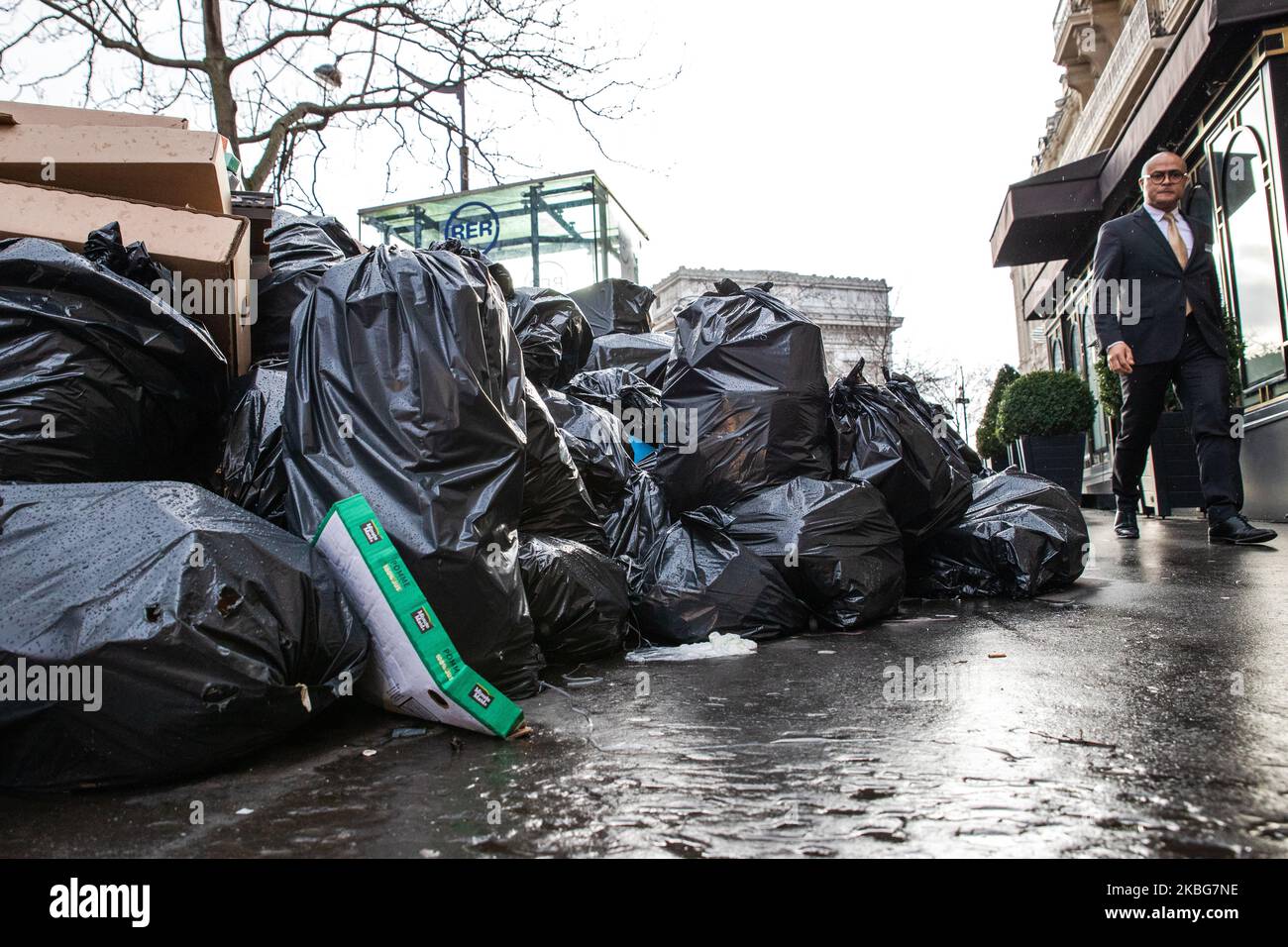 7 days of garbage hi-res stock photography and images - Alamy