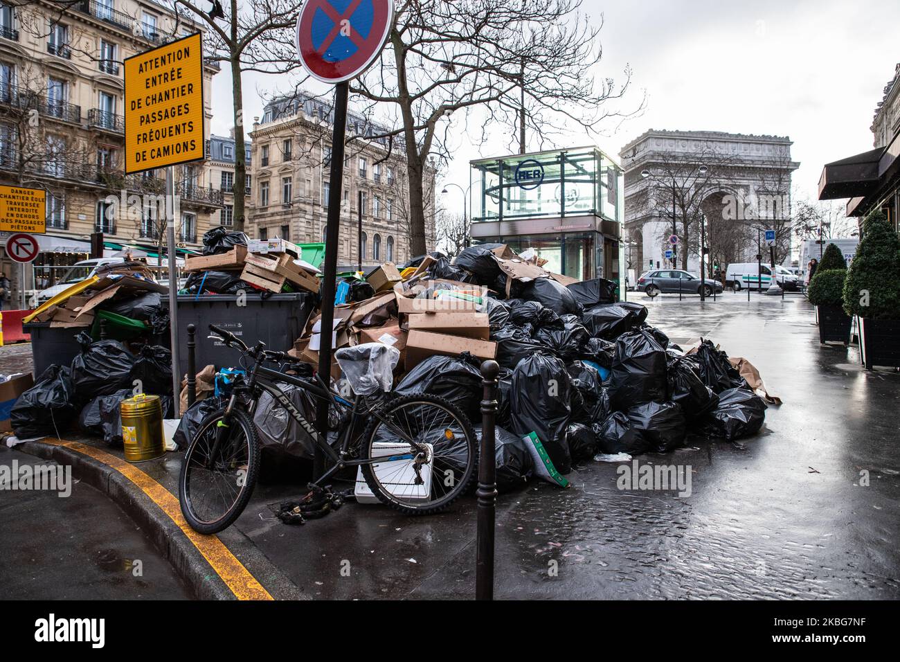 7 days of garbage hi-res stock photography and images - Alamy
