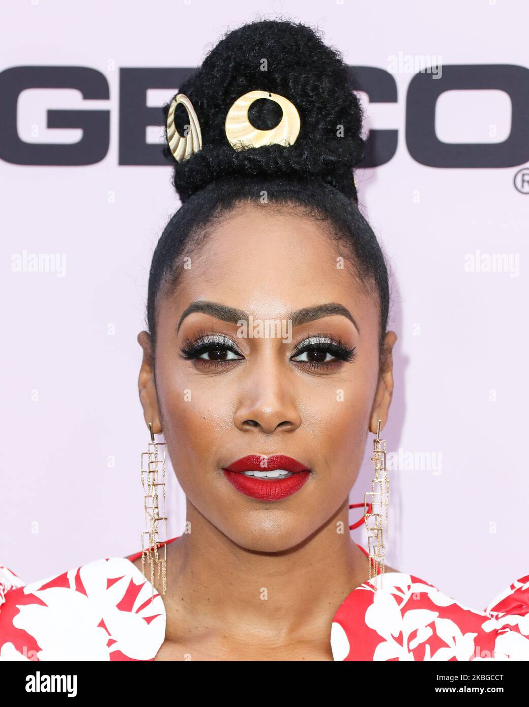 BEVERLY HILLS, LOS ANGELES, CALIFORNIA, USA - FEBRUARY 06: Simone ...