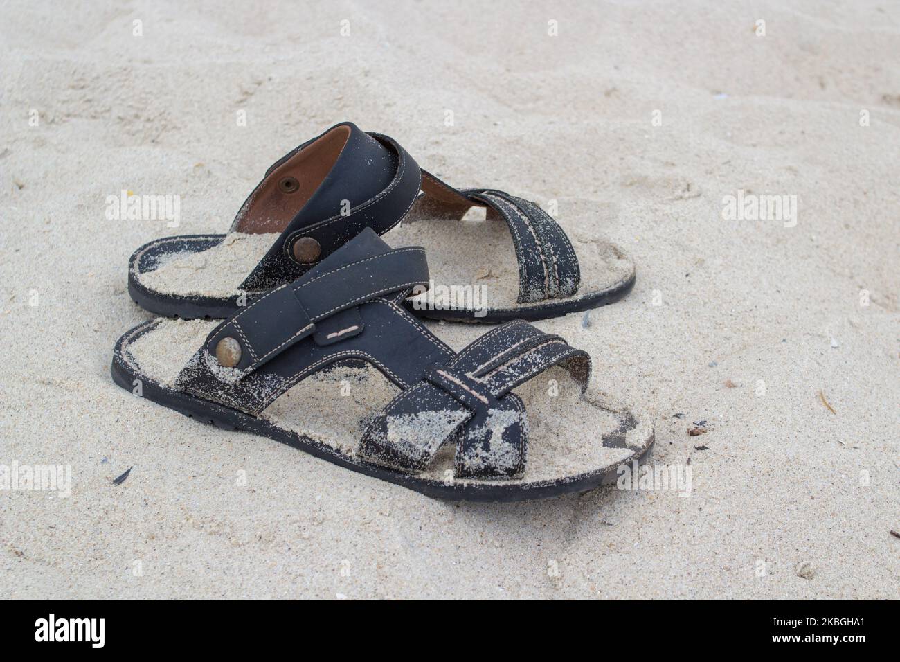 Mens beach sunbathing hi-res stock photography and images - Alamy