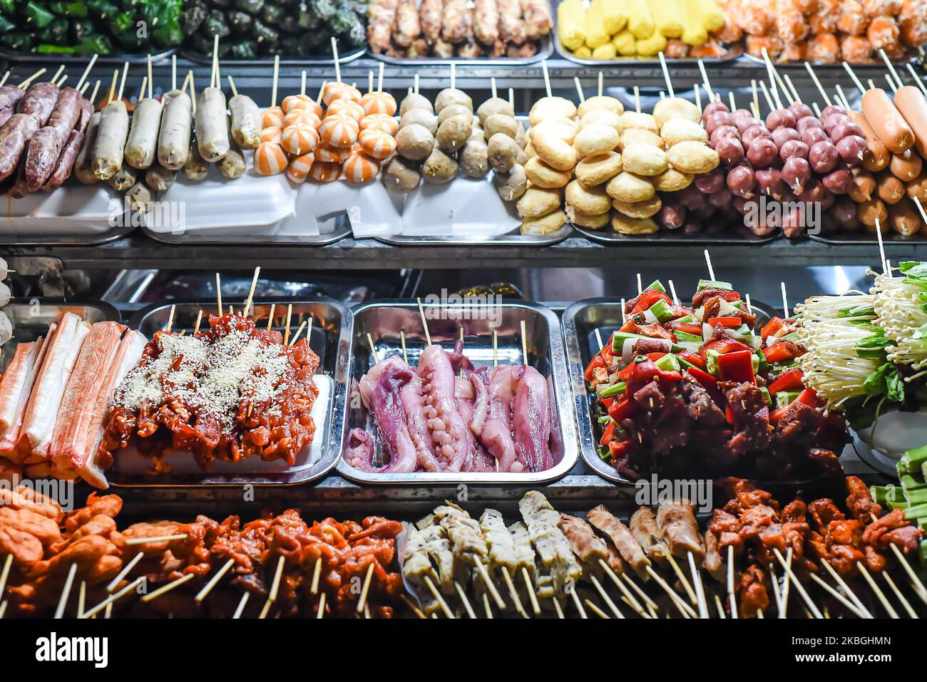 Many snacks and seafood in vietnamese night market in Da Lat Stock ...