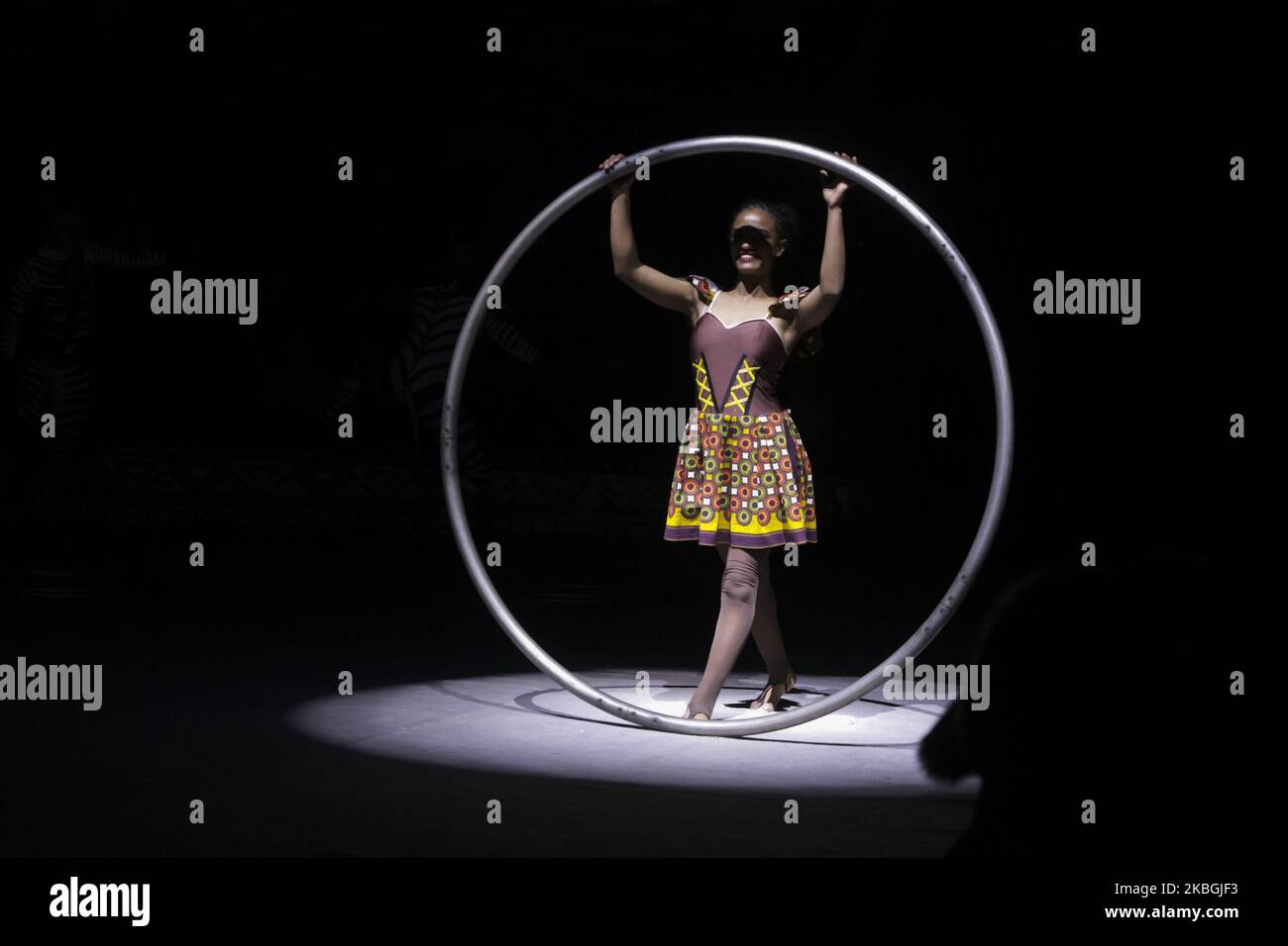 Ethiopian artist from 'Circus African dreams' performs during the ...