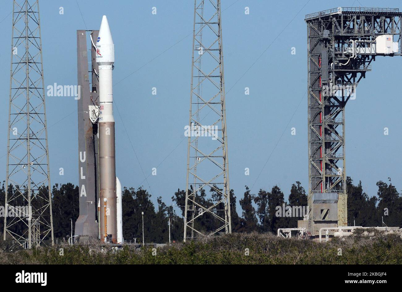 A United Launch Alliance Atlas V 411 rocket with the Solar Orbiter ...