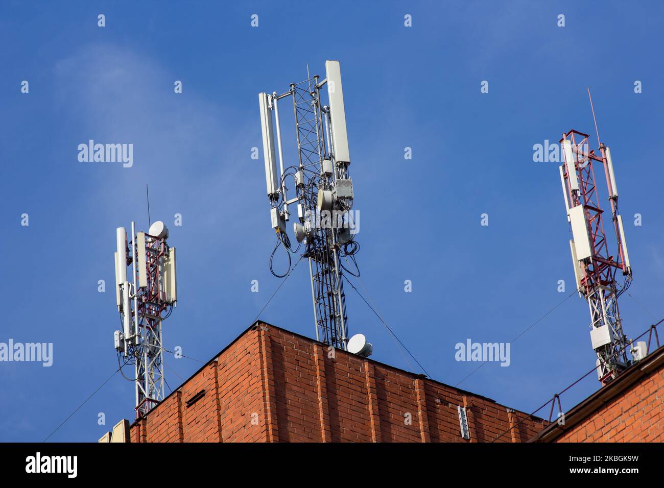 Mobile phones with antenna hi-res stock photography and images - Alamy
