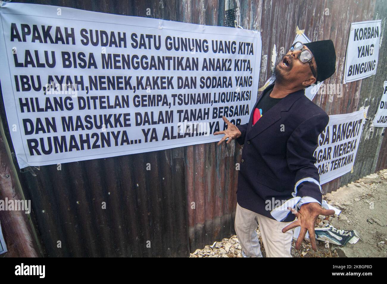 Endeng mursalin hi-res stock photography and images - Alamy