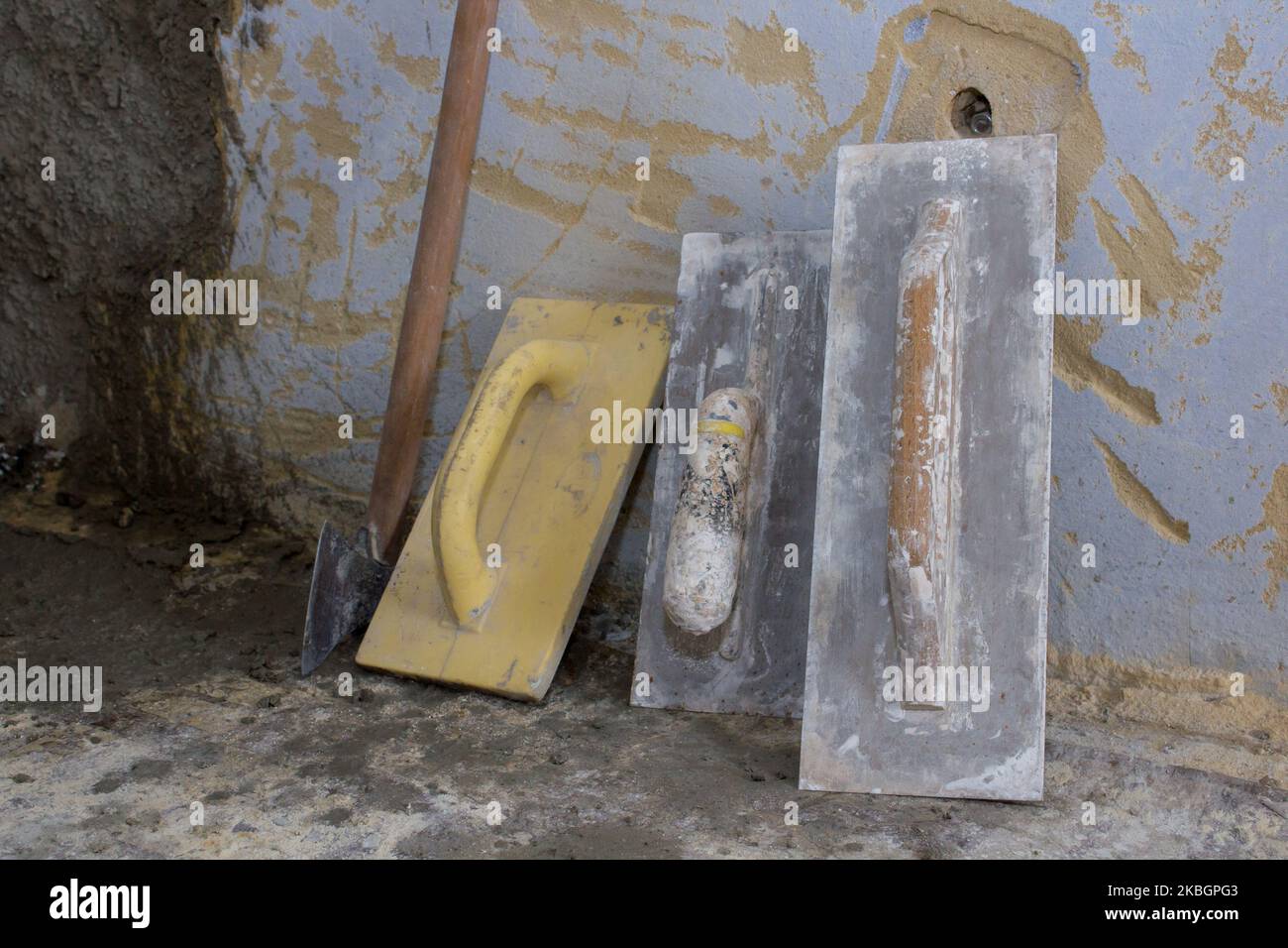Set of assorted plaster trowel tools and spatula Stock Photo - Alamy