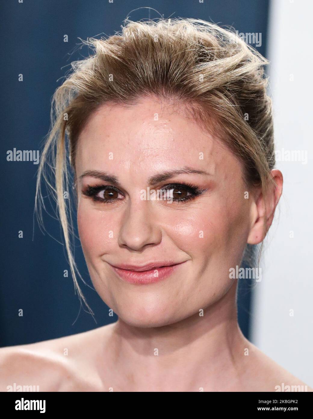 BEVERLY HILLS, LOS ANGELES, CALIFORNIA, USA - FEBRUARY 09: Anna Paquin ...