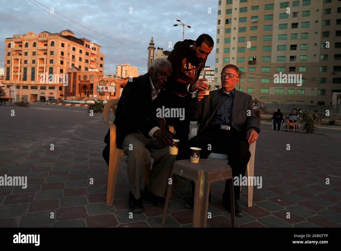 Palestinian men hi-res stock photography and images - Alamy
