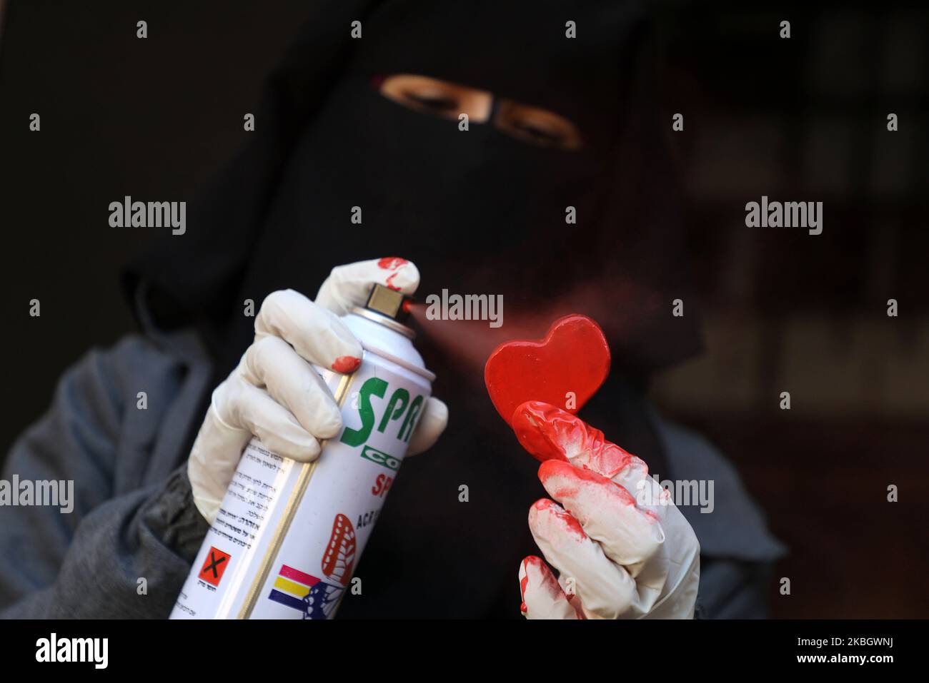 Palestinian artisans make Valentine's Day gifts at Zeina Association ...