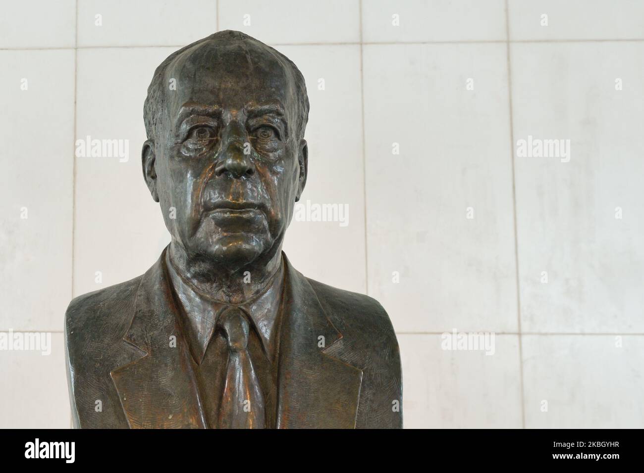 Statue of Yitzhak Rabin, Israeli Prime Minister and Minister of Defence ...