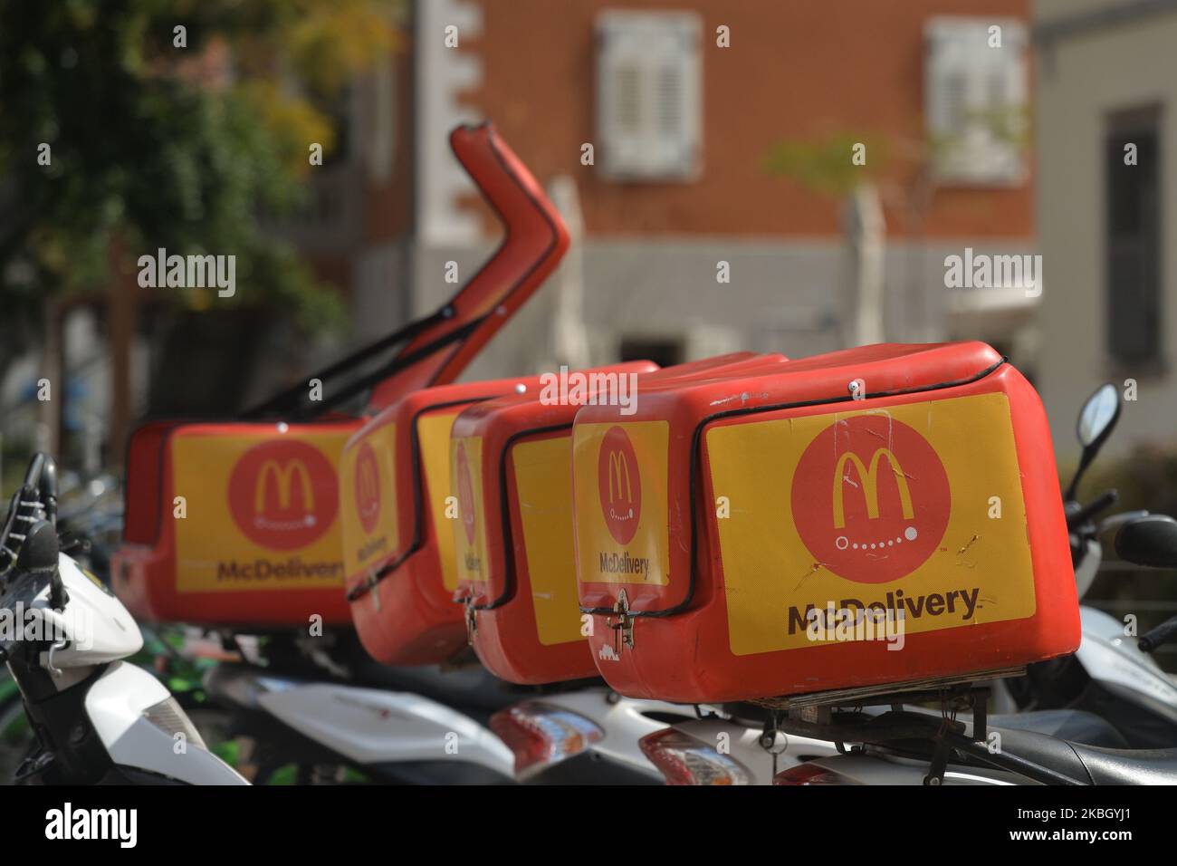 Mcdelivery hi-res stock photography and images - Alamy