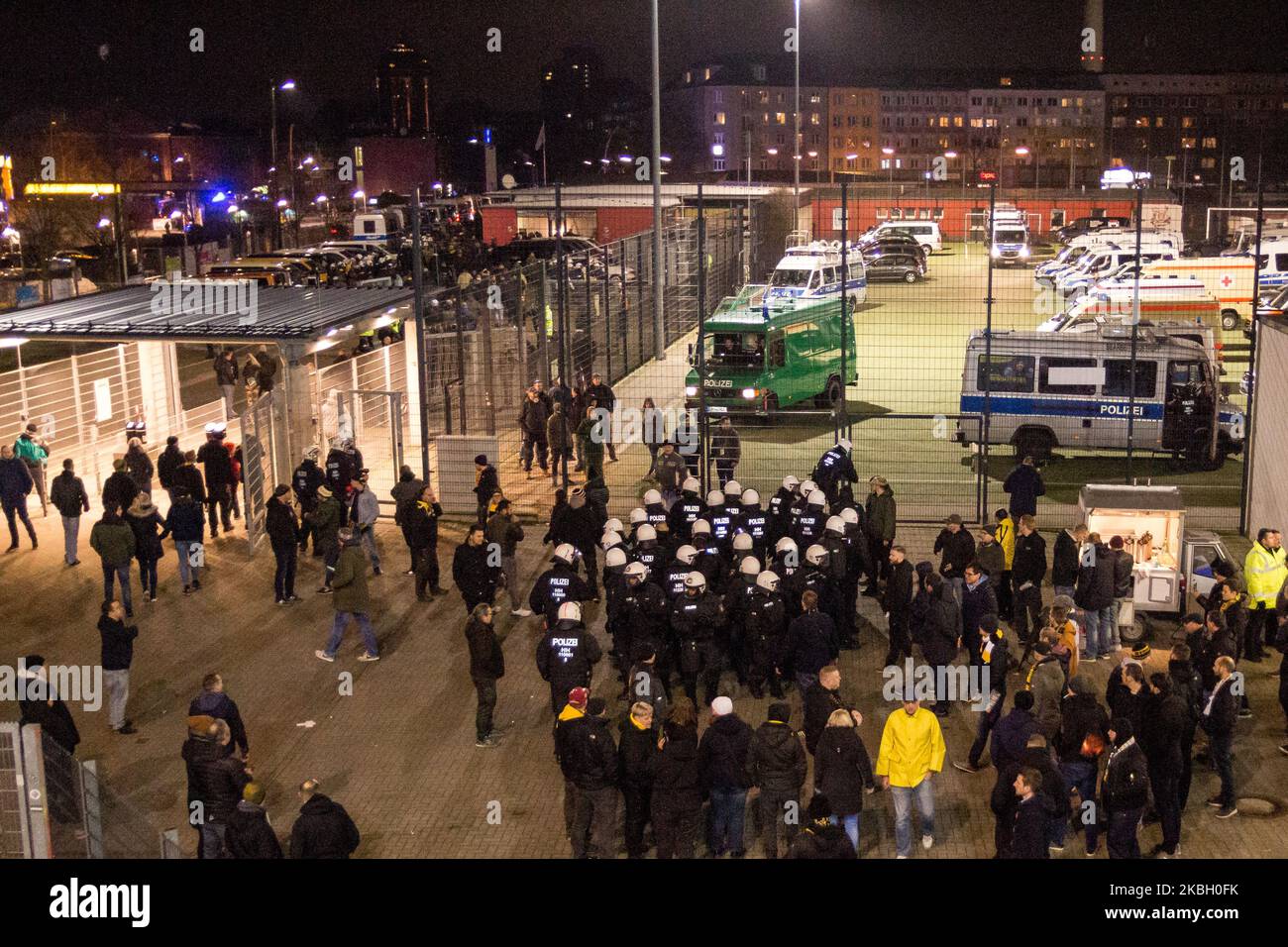 Police accompany the fans of Dresden after the 2. Bundesliga match ...