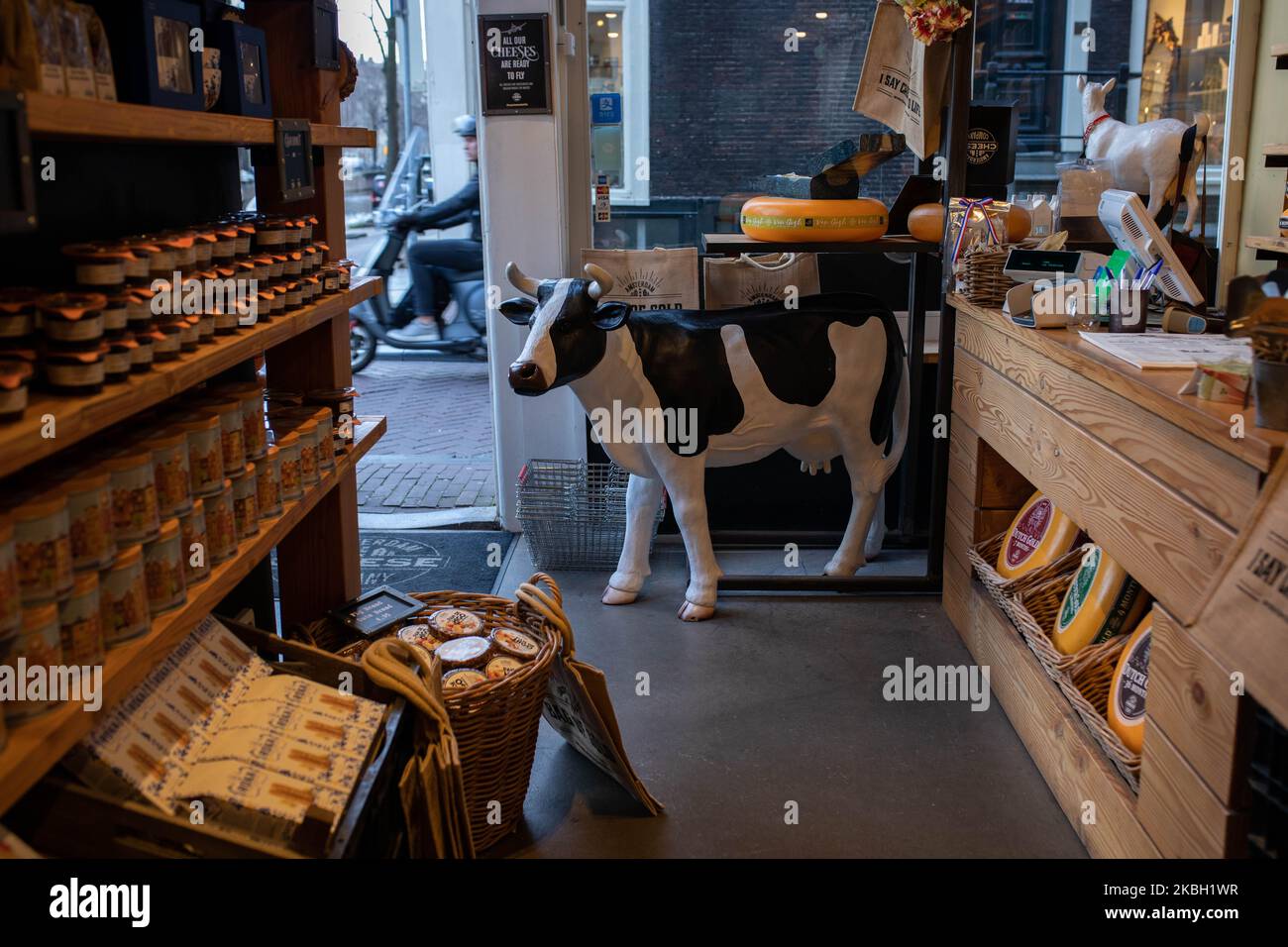 Important varieties of dutch cheese hi-res stock photography and images ...