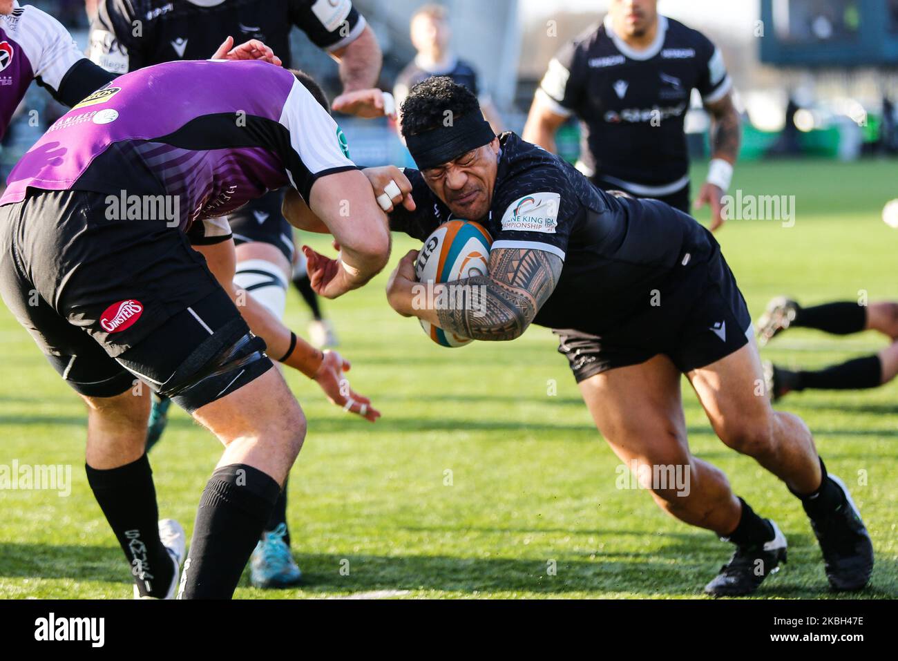 Sinoti Sinoti of Newcastle Falcons in action during the Greene King IPA ...