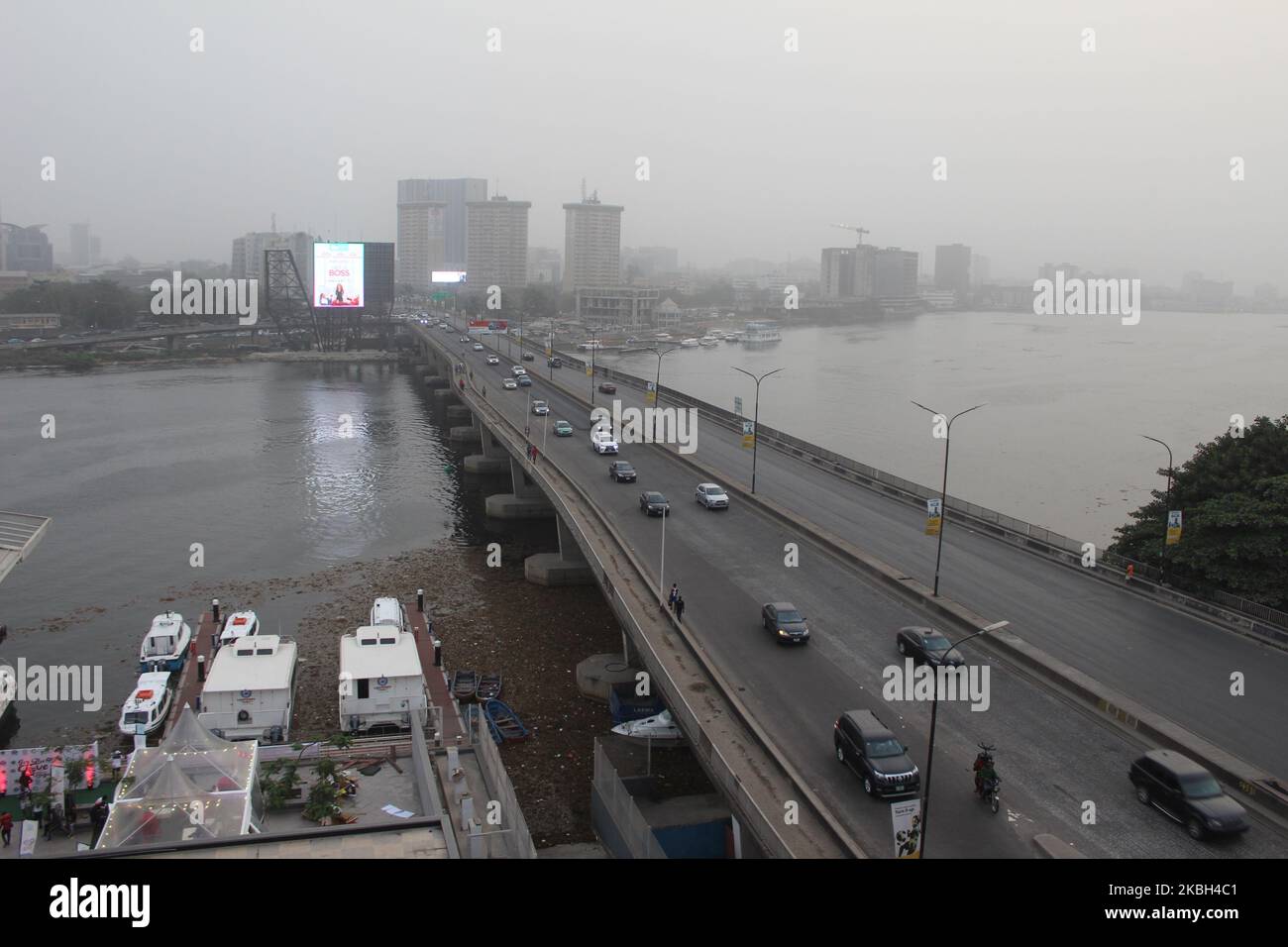 Lite traffic on Falomo Bridge in Lagos, Nigeria as haze weather ...