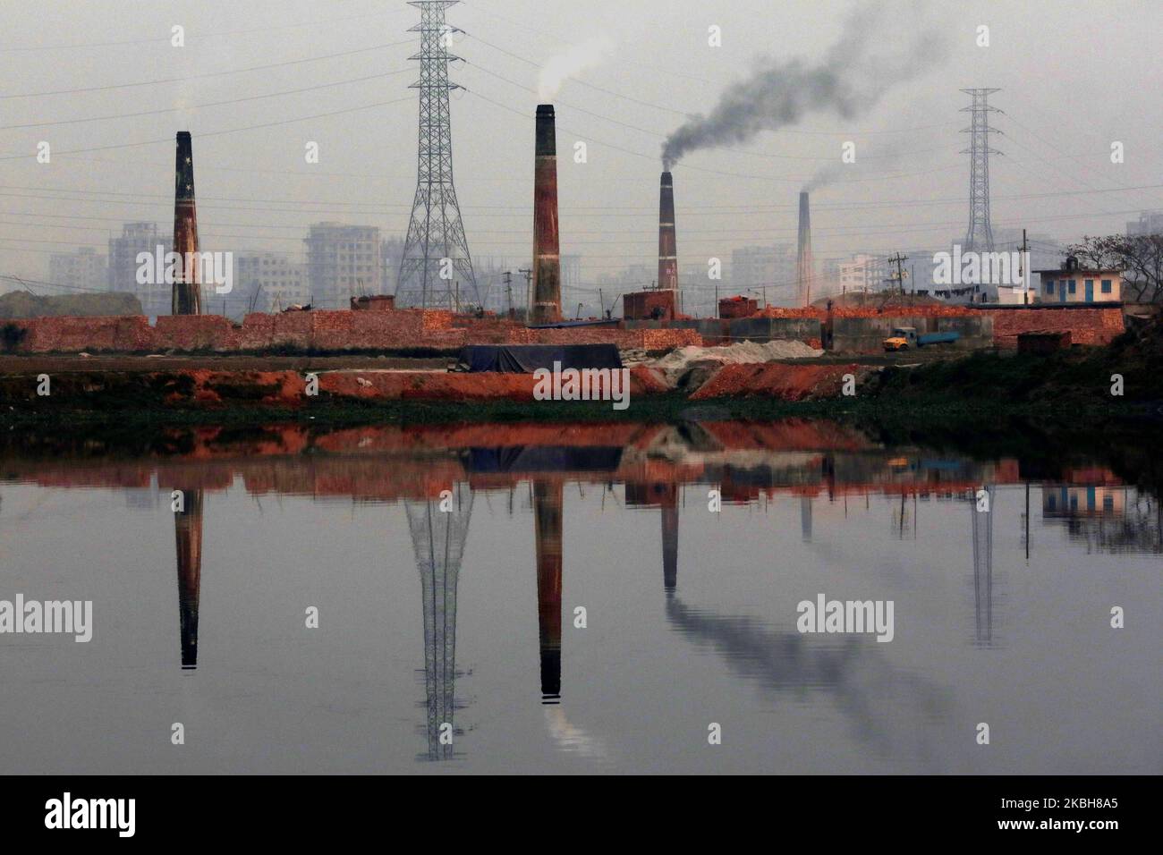 Bangladesh smoke brick kiln hi-res stock photography and images - Alamy