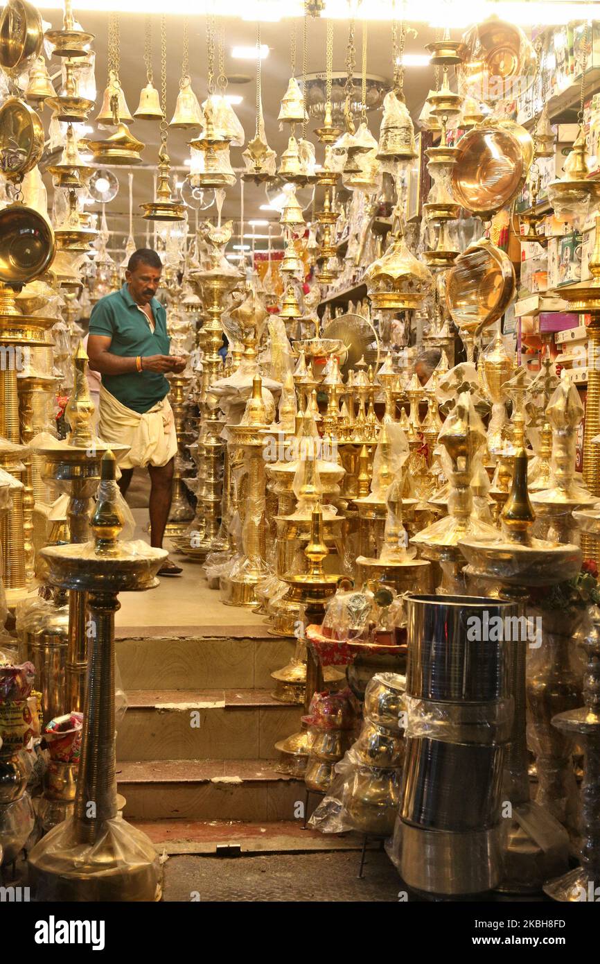 Hindu prayers hi-res stock photography and images - Alamy