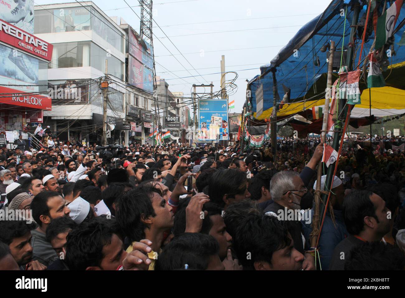 Mediatiors hi-res stock photography and images - Alamy