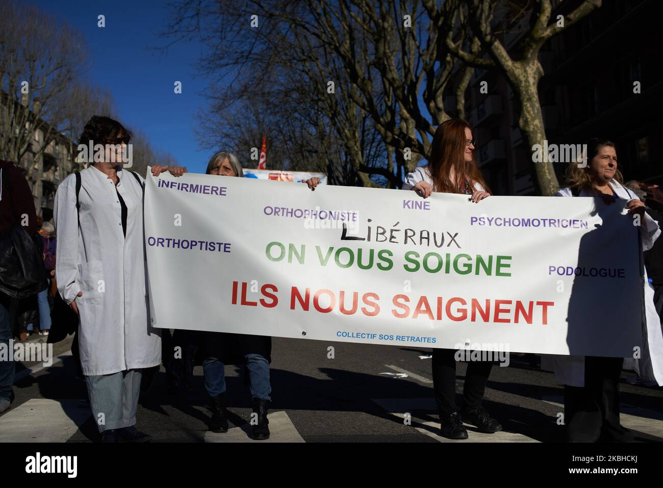 Nurses vote to strike hi-res stock photography and images - Alamy