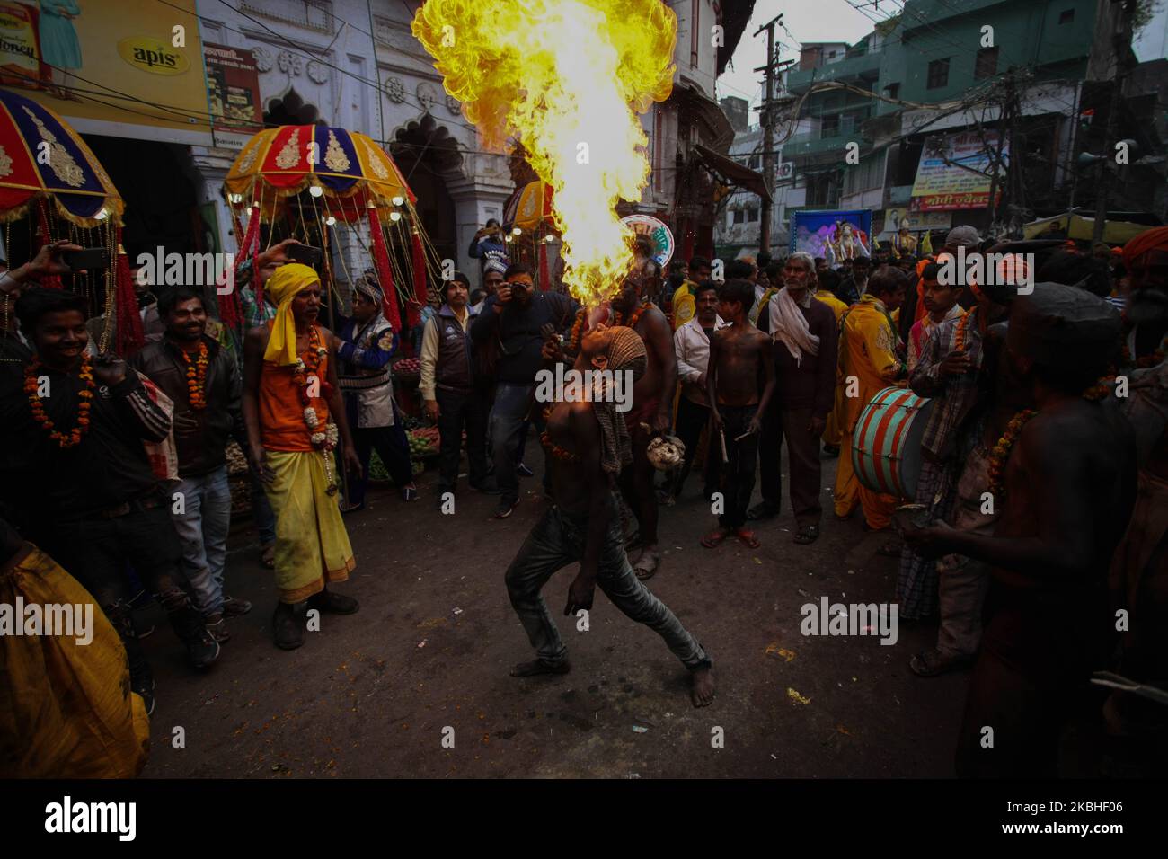 Old streets of allahabad hi-res stock photography and images - Alamy