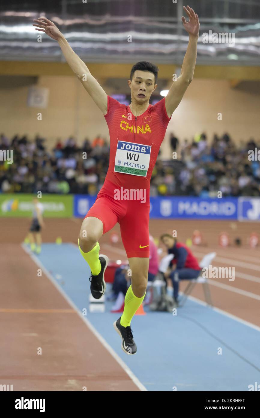 Athlete long jump indoor hi-res stock photography and images - Alamy