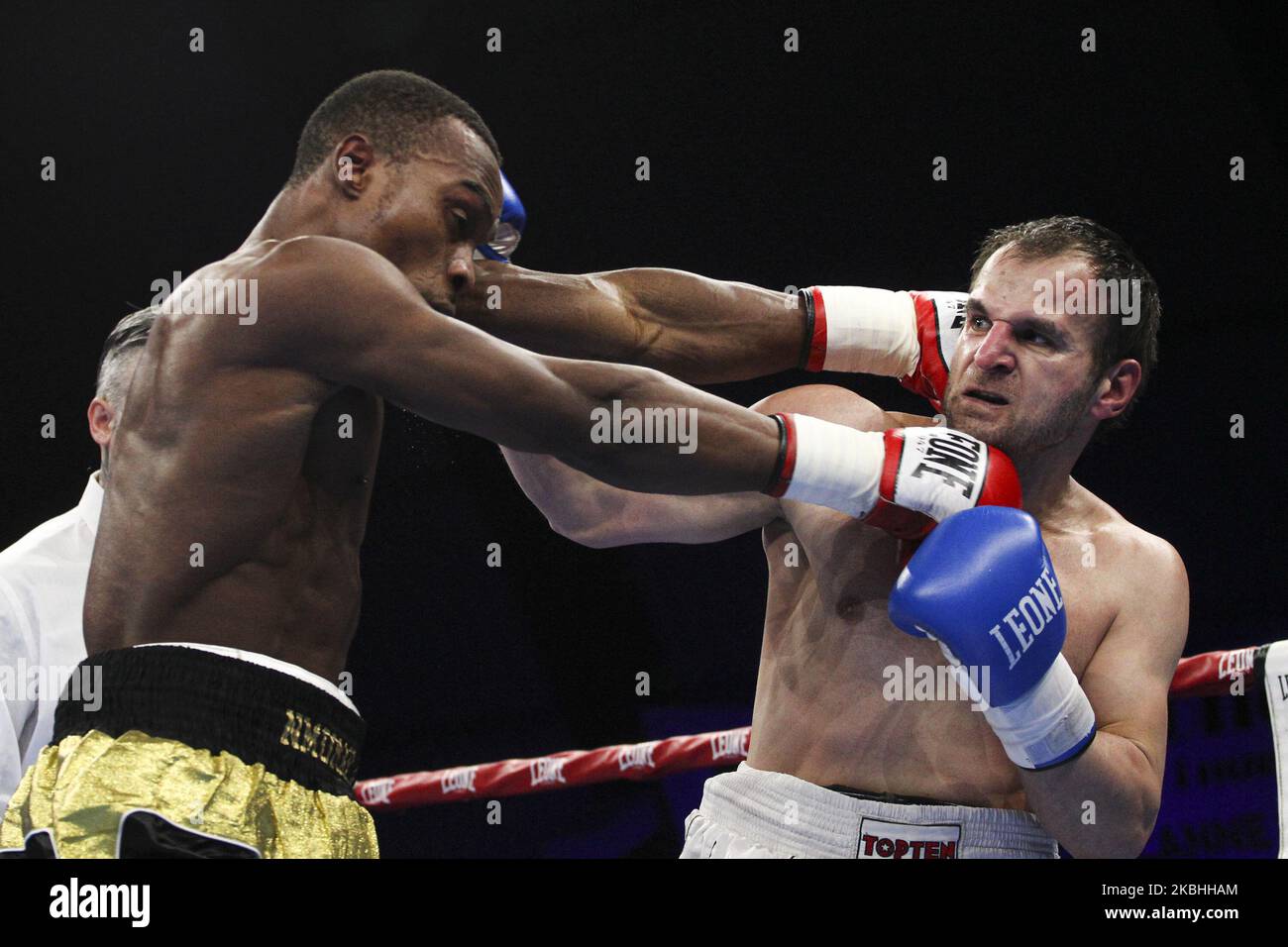 Super middle bout hi-res stock photography and images - Alamy