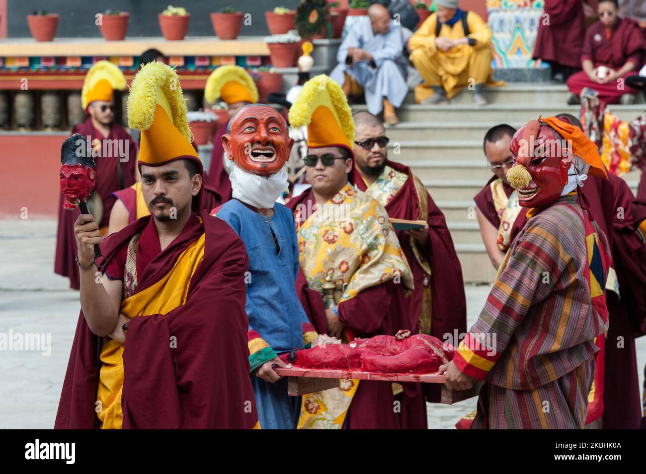 Nepal dancers hi-res stock photography and images - Alamy