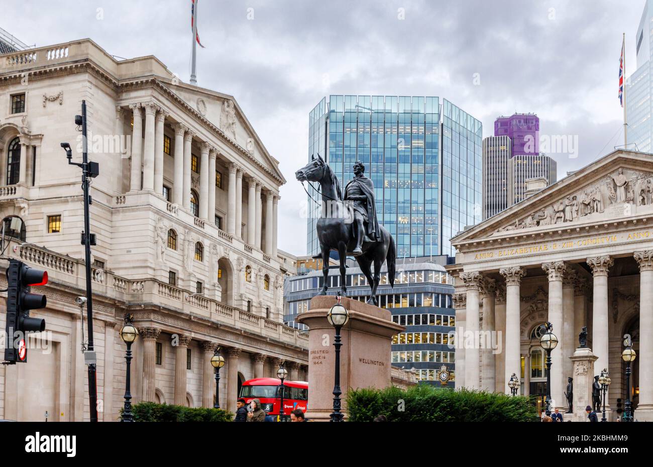 Exterior of the Bank of England in Threadneedle Street, City of London ...