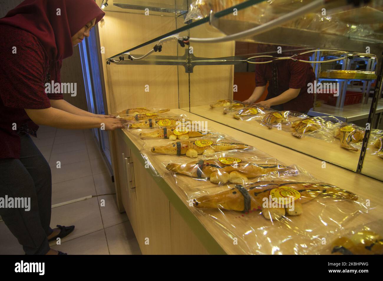 Crocodile shaped bread hi-res stock photography and images - Alamy