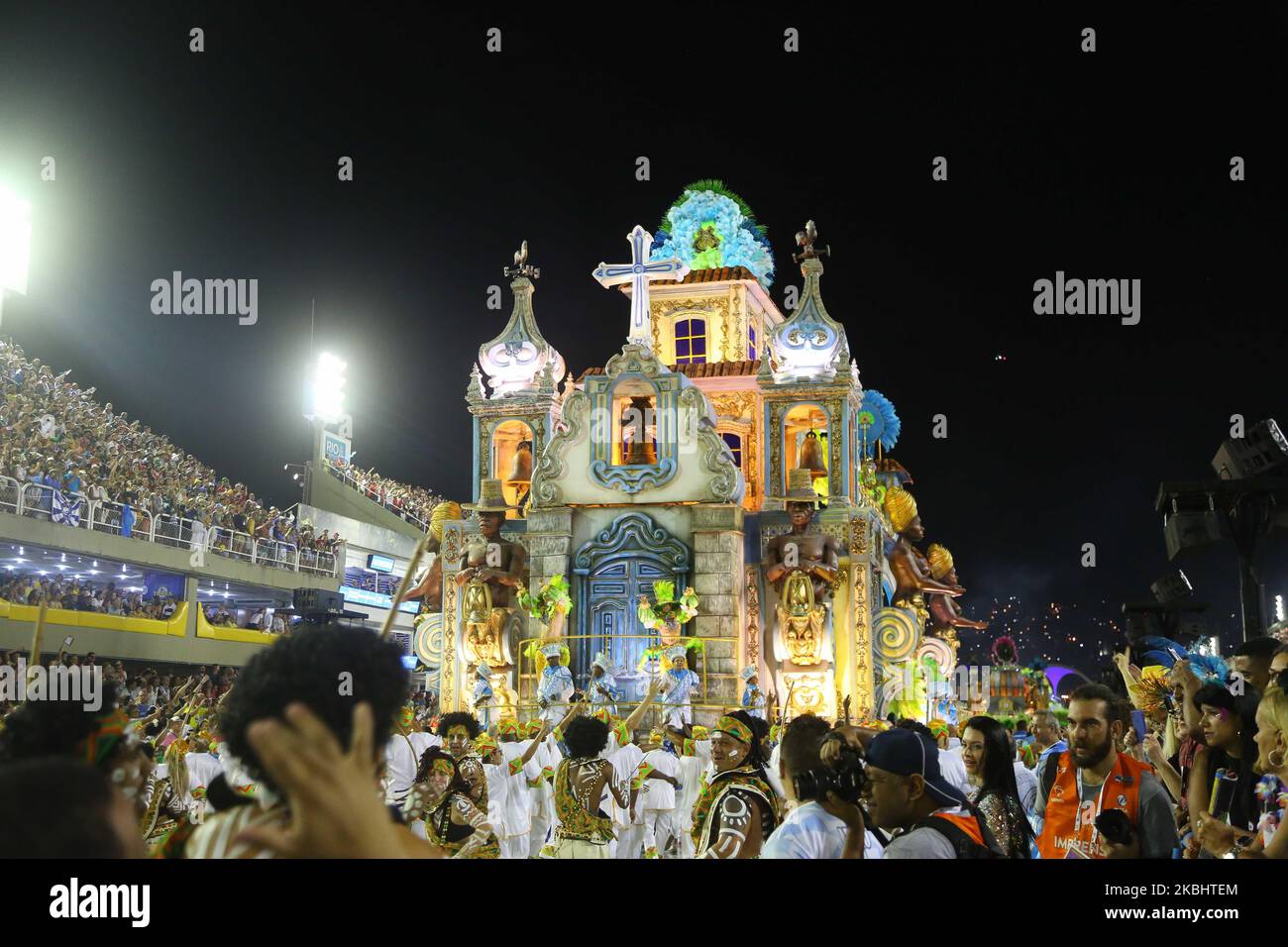 Members of vila isabel samba school hi-res stock photography and images ...