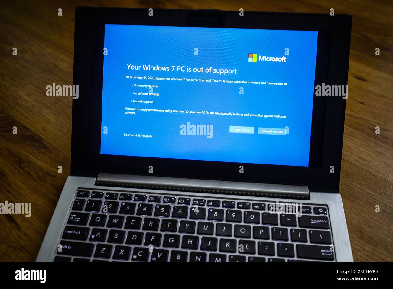 Windows 7 operating system hi-res stock photography and images - Alamy