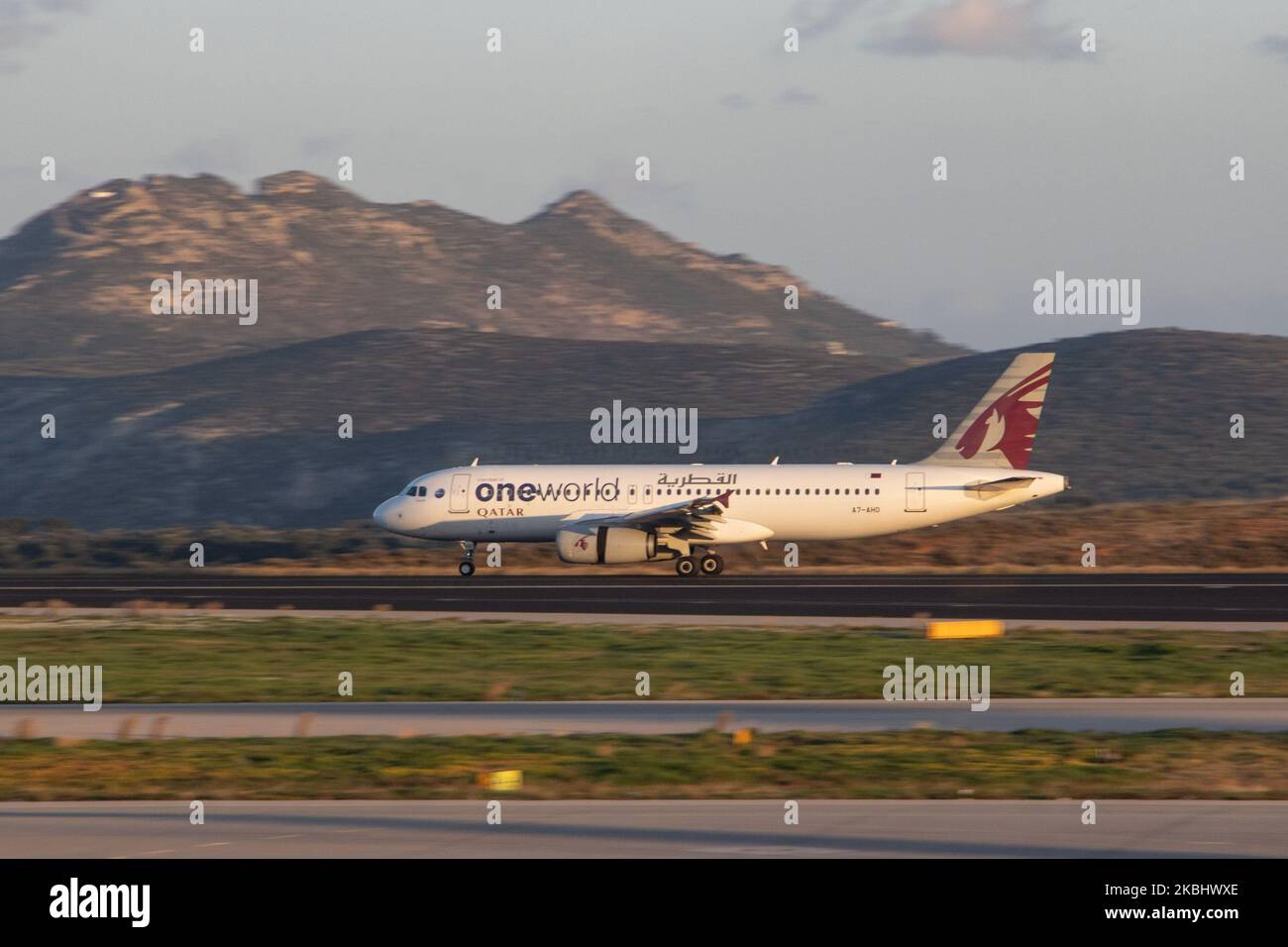 State owned flag carrier airline qtr qr qatari hi-res stock photography ...