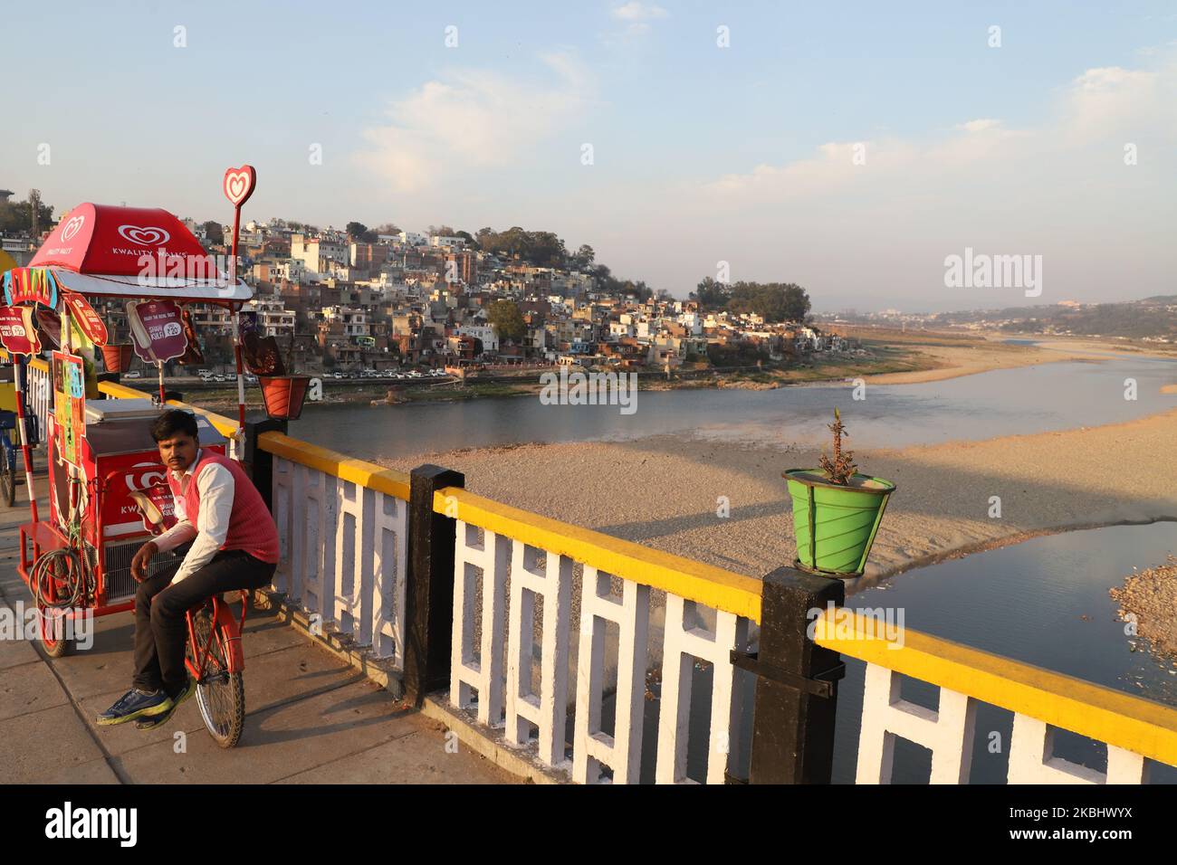 Tawi bridge hi-res stock photography and images - Alamy